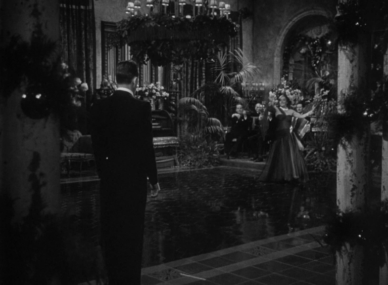 CINEMATOGRAPHY ANALYSIS OF Sunset Boulevard (In Depth) - Color Culture