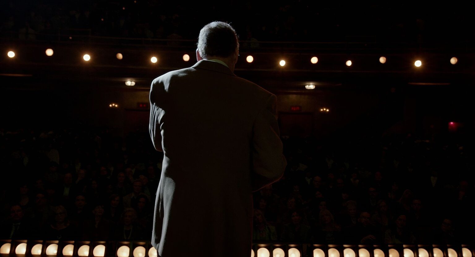 Birdman Cinematography Analysis & Stills - Color Culture